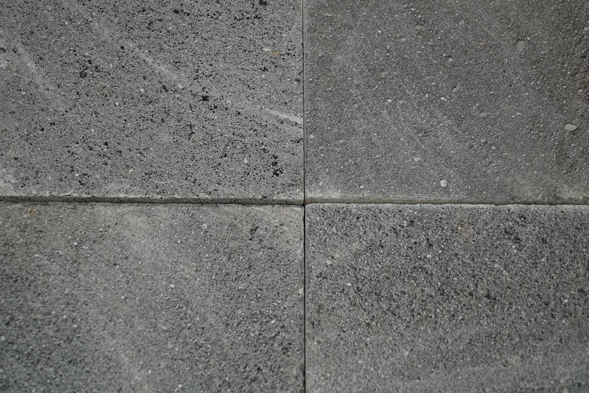 Recinto Láminado Negro P/C 30X30 | Mármoles Puente