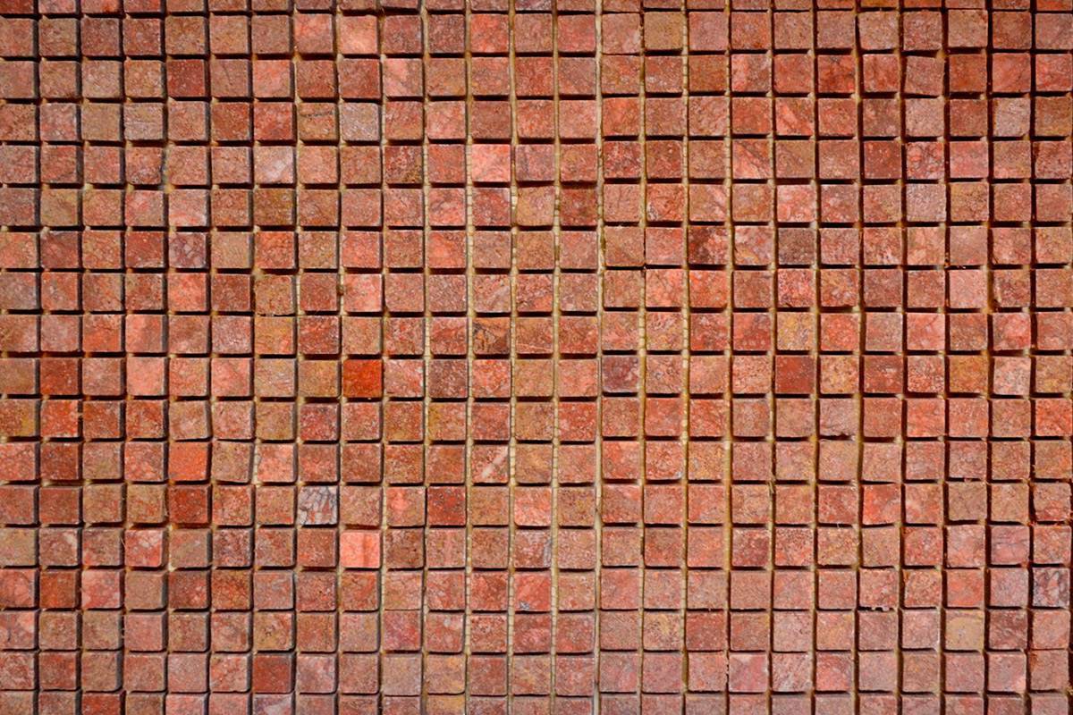 Tapete Rojo Colonial Tomboleado 1.5X1.5(30.5X30.5) | Mármoles Puente