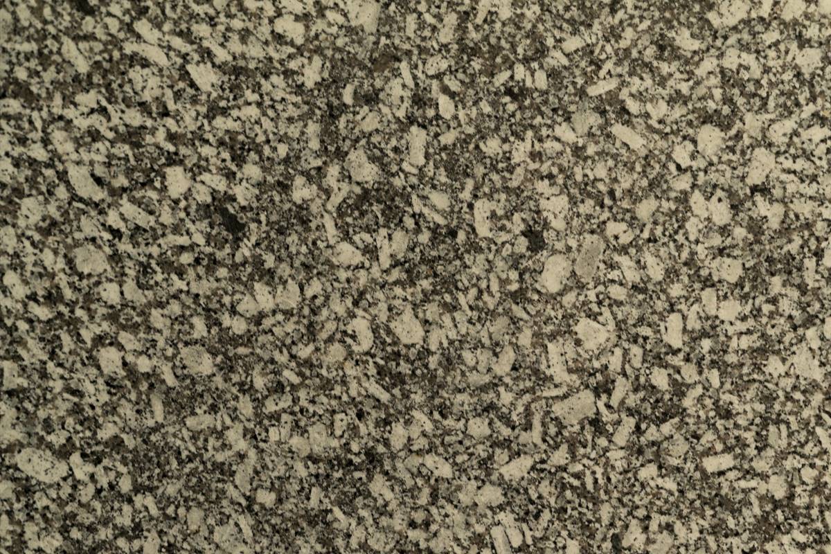 Granito Gran Perla Media Lámina | Mármoles Puente
